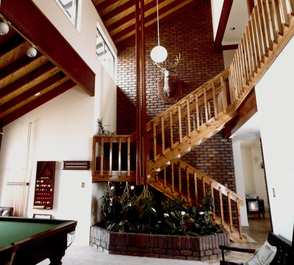 Revisiting a 1980s Classic by Ownit Homes