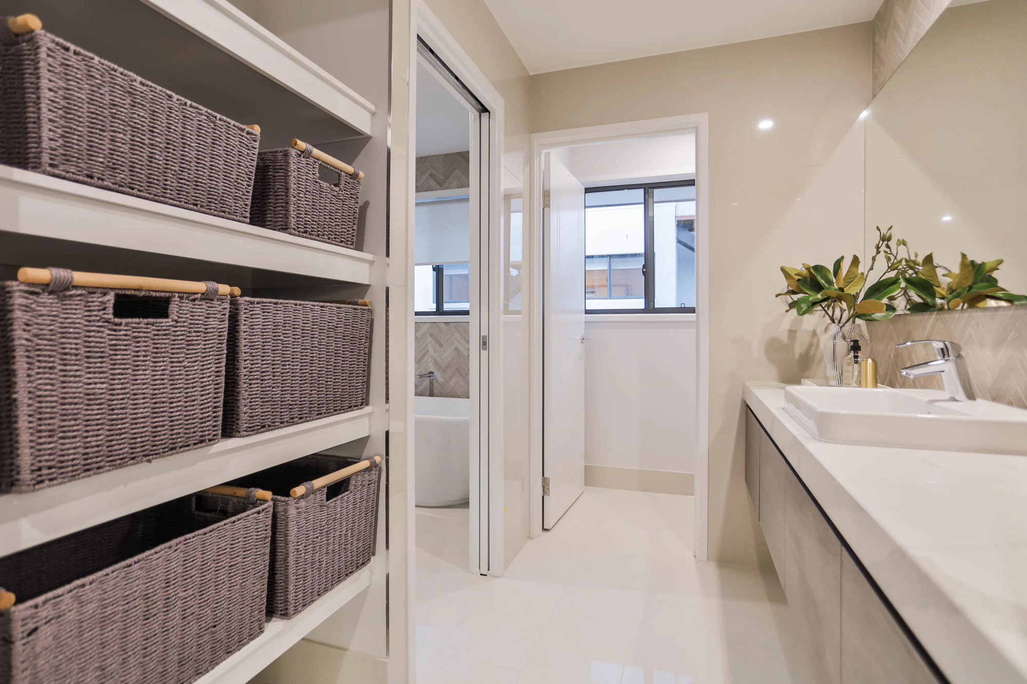 5 Unique and Modern Ensuite Design Ideas [2025]